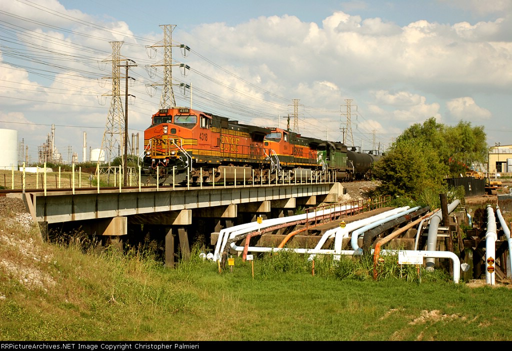BNSF 4318, BNSF 1064, and FURX 7253